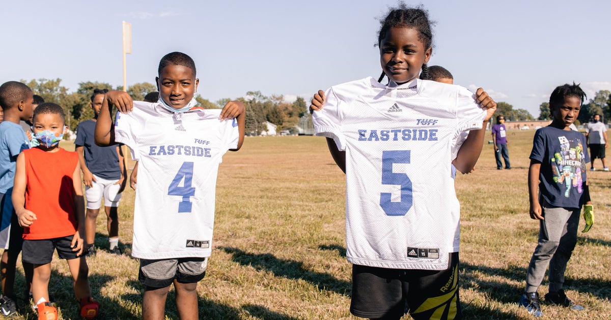 Former U of M Football Player's Foundation Donates New Uniforms To ...