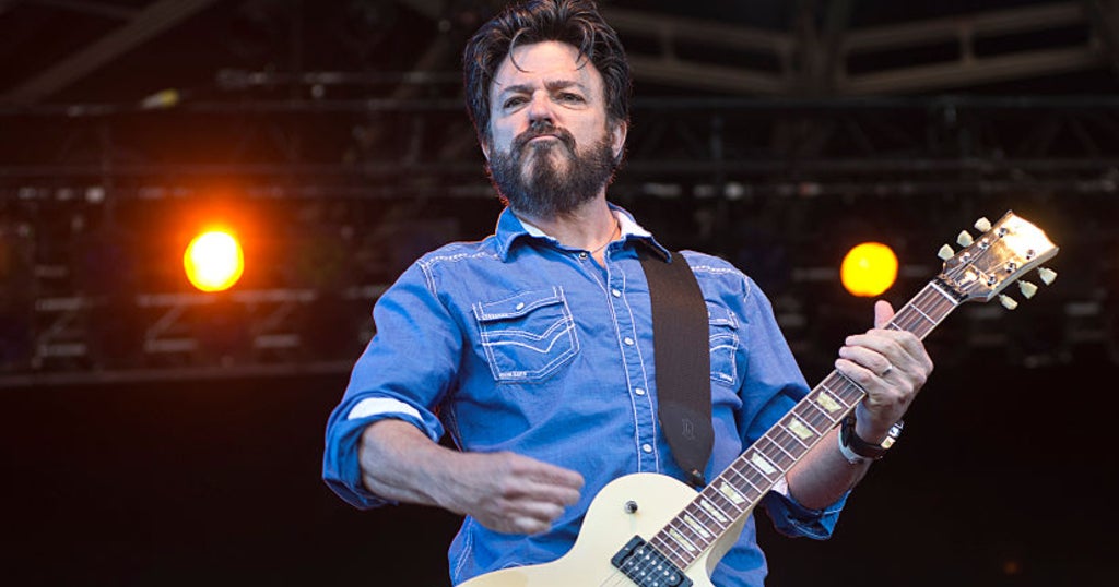 Cracker Guitarist Johnny Hickman Celebrates Solo Album at Make-Out Room ...