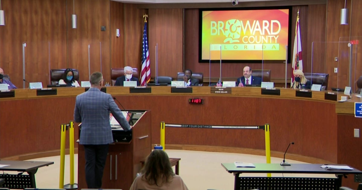 Broward Committee Holds First Condo Structural Issues Meeting - CBS Miami