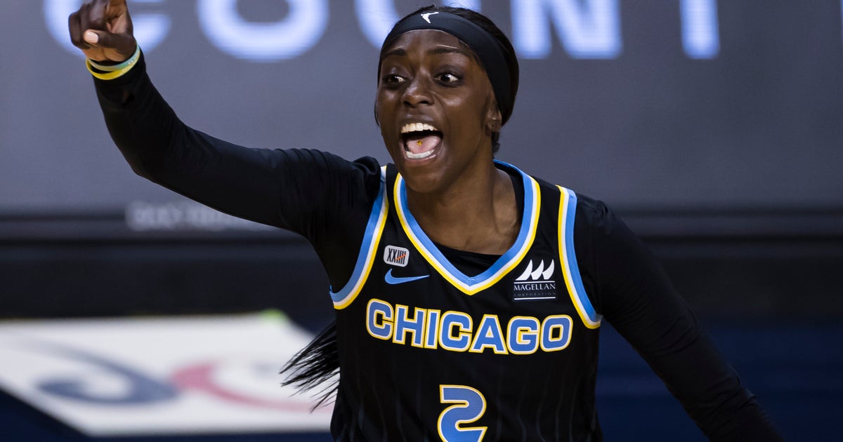 Copper Scores 26 Points, Sky Rally To Beat Storm - CBS Chicago