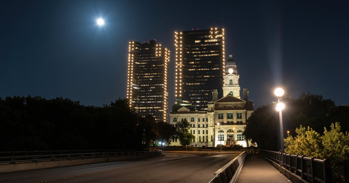 Fort Worth's City Center Towers To Go Dark Amid Bird Migration - CBS Texas