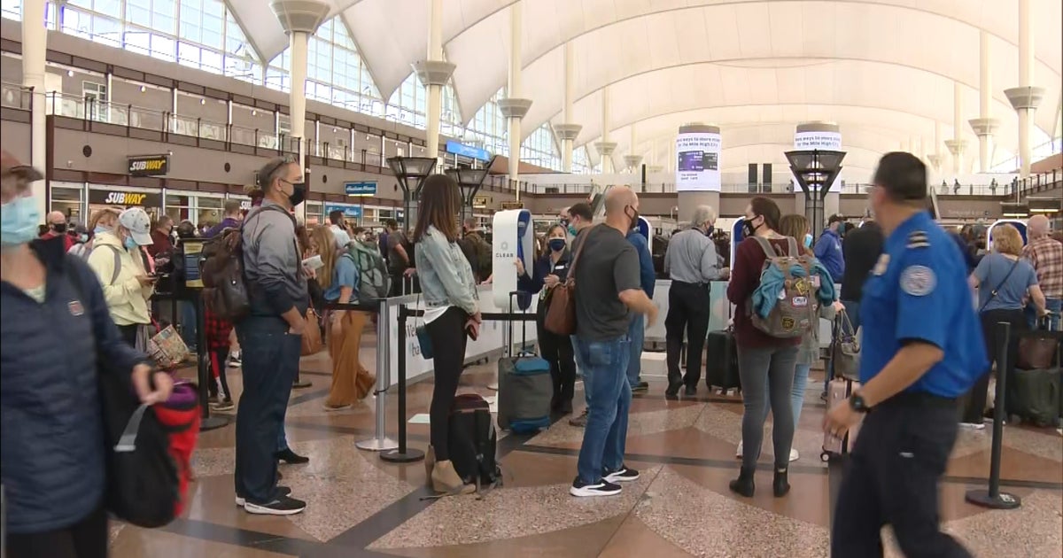 Long Security Lines Greet Travelers At Denver International Airport ...