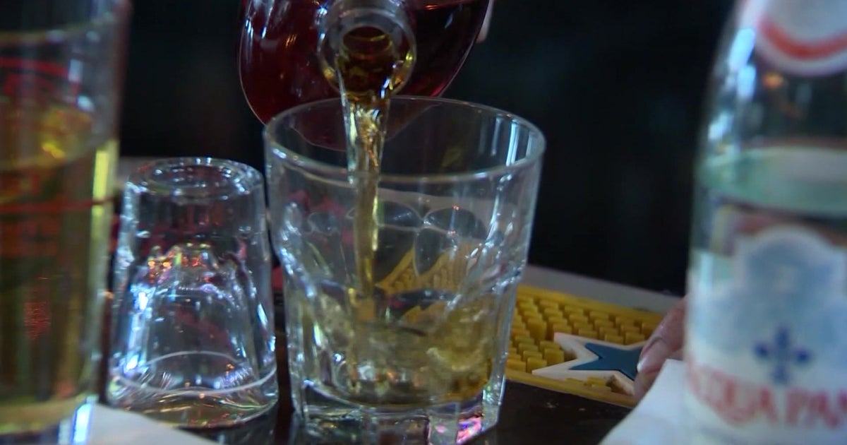 Working From Home During Pandemic Led To More Drinking At Home - CBS Miami