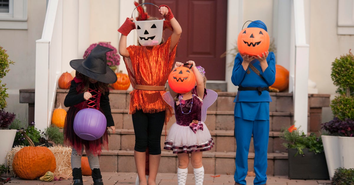 Fauci says kids should enjoy Halloween and go trick-or-treating this ...