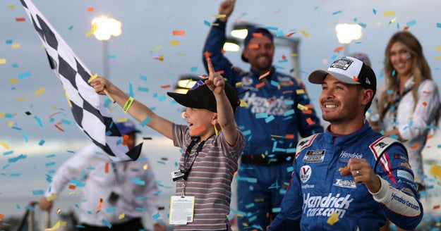 Larson Gets 1st NASCAR Title - CBS Detroit