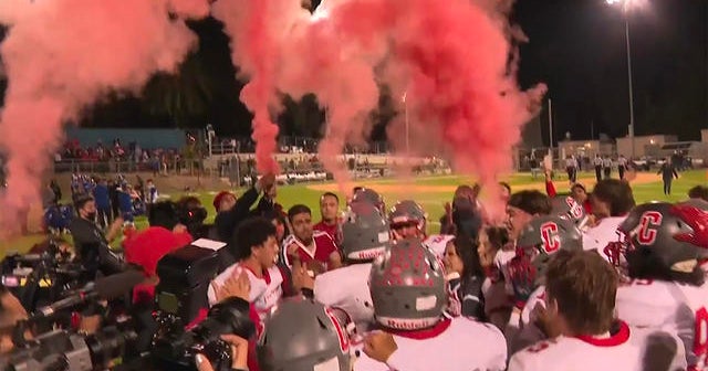 Deaf high school football team makes history - CBS News