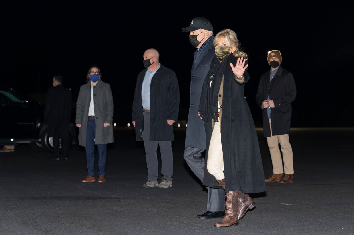 Bidens spend Thanksgiving in Nantucket - CBS News