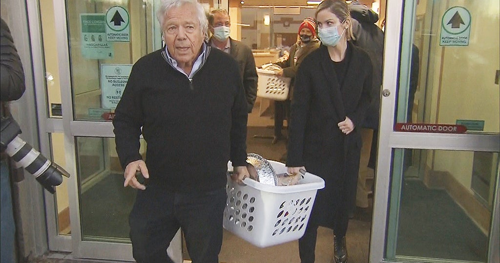 New England Patriots Foundation, Goodwill Hand Out 200 Thanksgiving ...