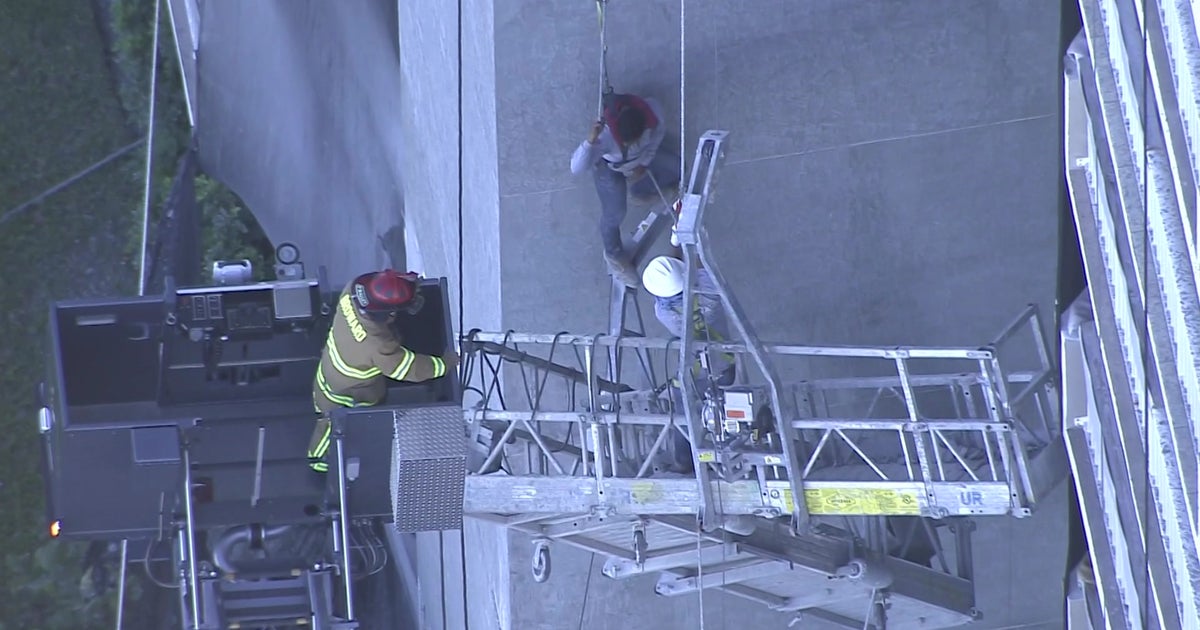 Workers Rescued From Partially Collapsed Scaffold In Hallandale Beach ...
