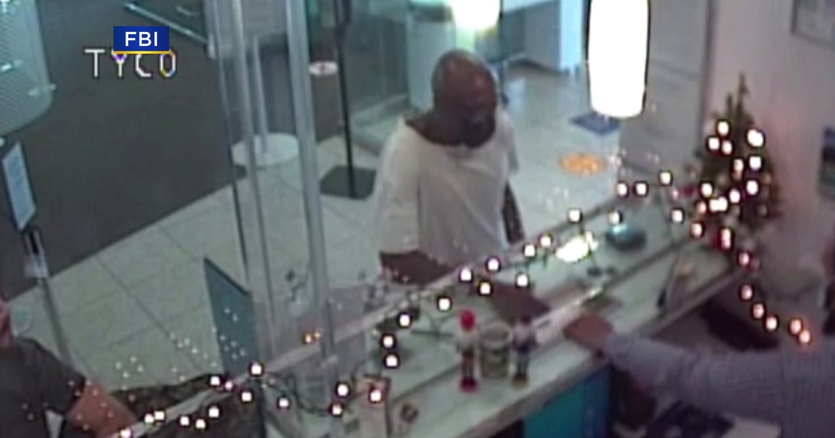 Do You Recognize This Man? FBI Releases Photos Of Miami Bank Robbery ...