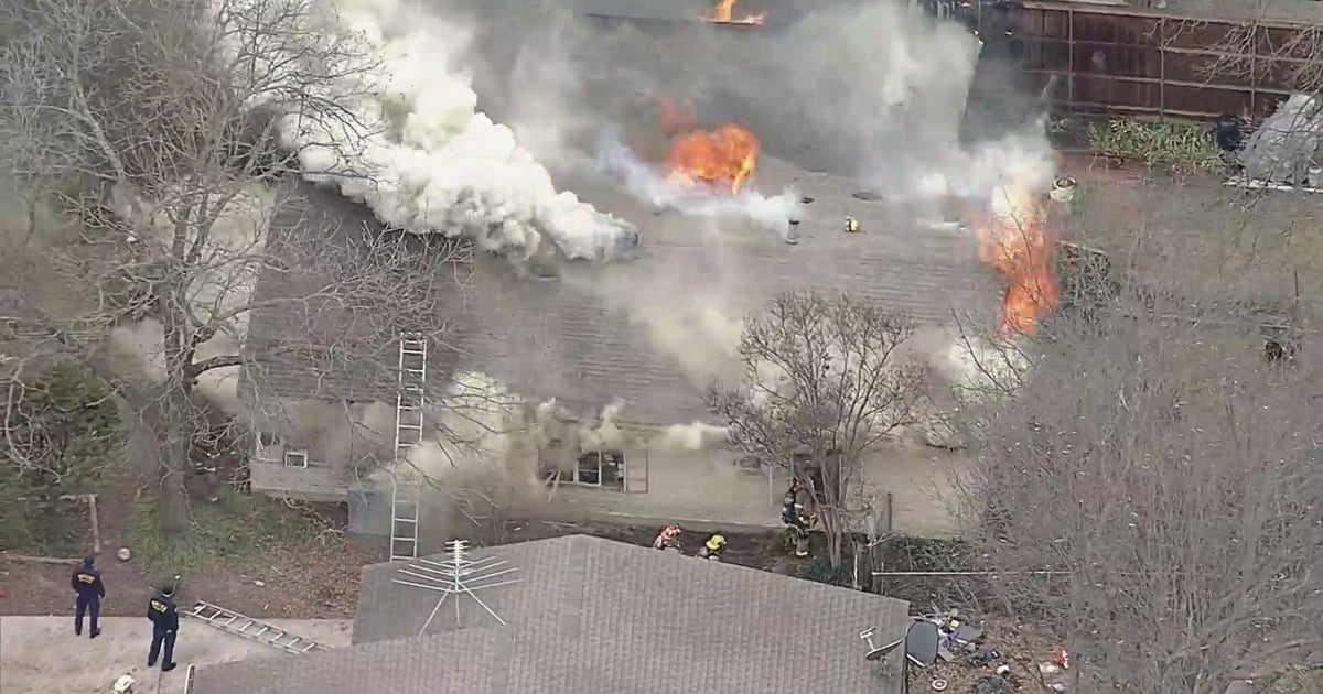 Dallas House Fire Leaves 1 Dead From Injuries - CBS Texas