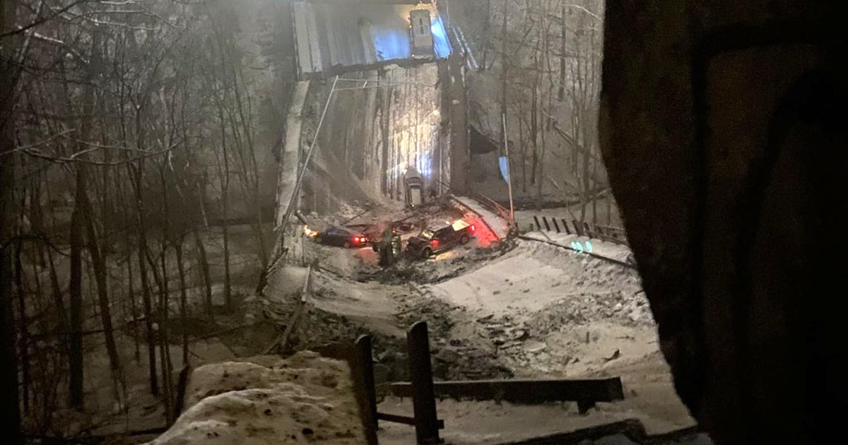 At Pittsburgh bridge collapse site, Biden calls state of U.S ...