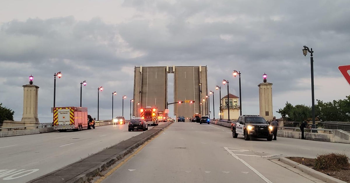 Florida drawbridge tender arrested in death of woman who fell when it ...