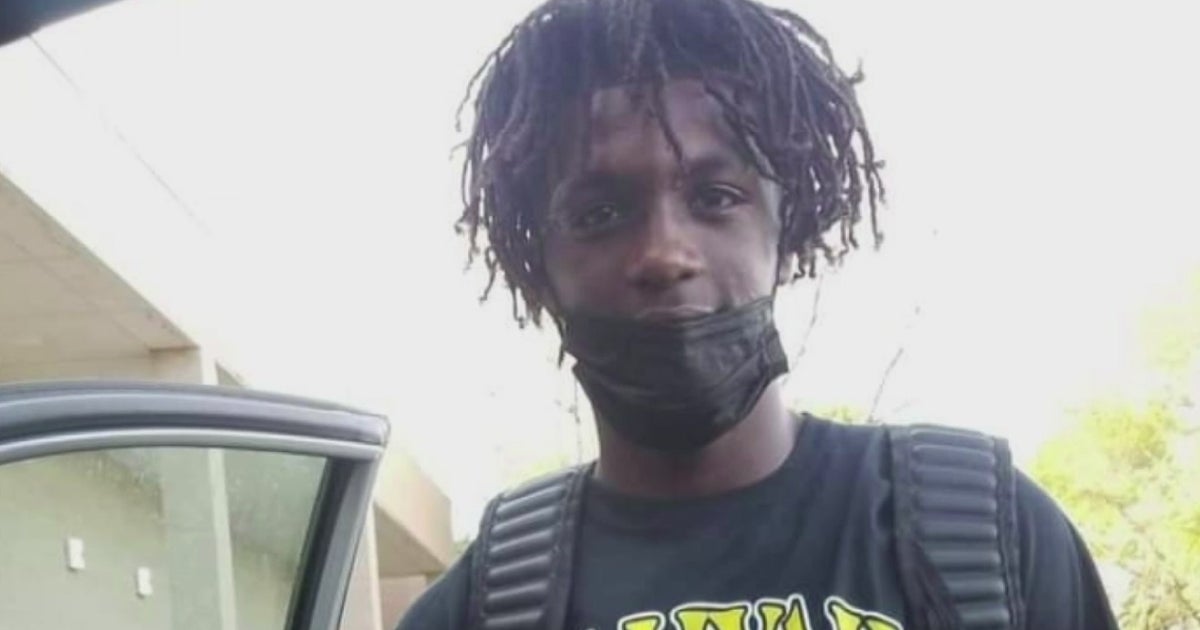 Trial starts for man accused of killing North High quarterback Deshaun ...