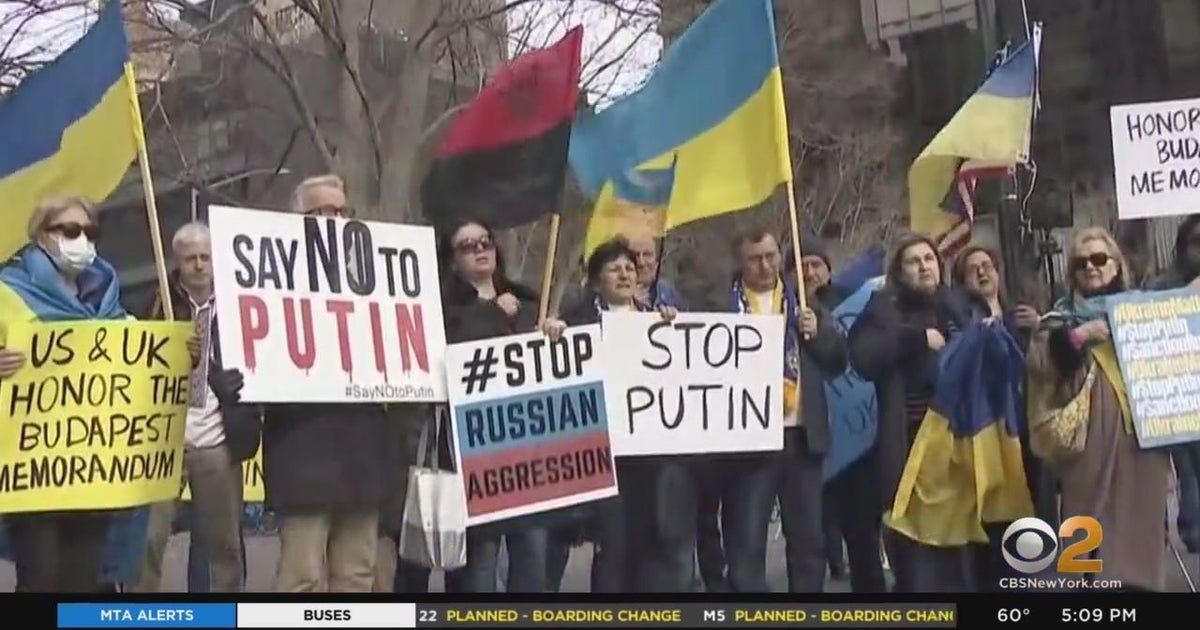 "Stand with Ukraine" rally outside U.N. Security Council - CBS New York