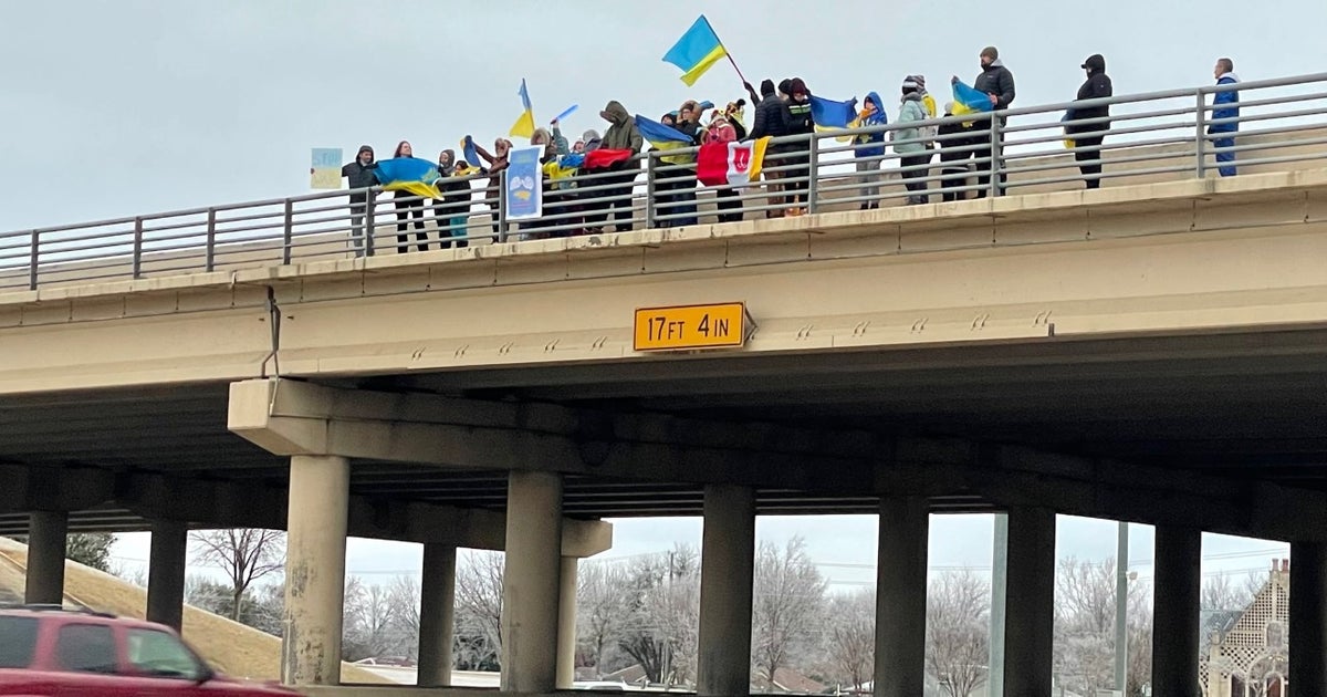 Ukrainian Immigrants Living In North Texas Gather To Protest Russia ...