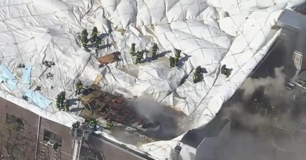 Hundreds of firefighters battle fire at commercial building in Brooklyn ...