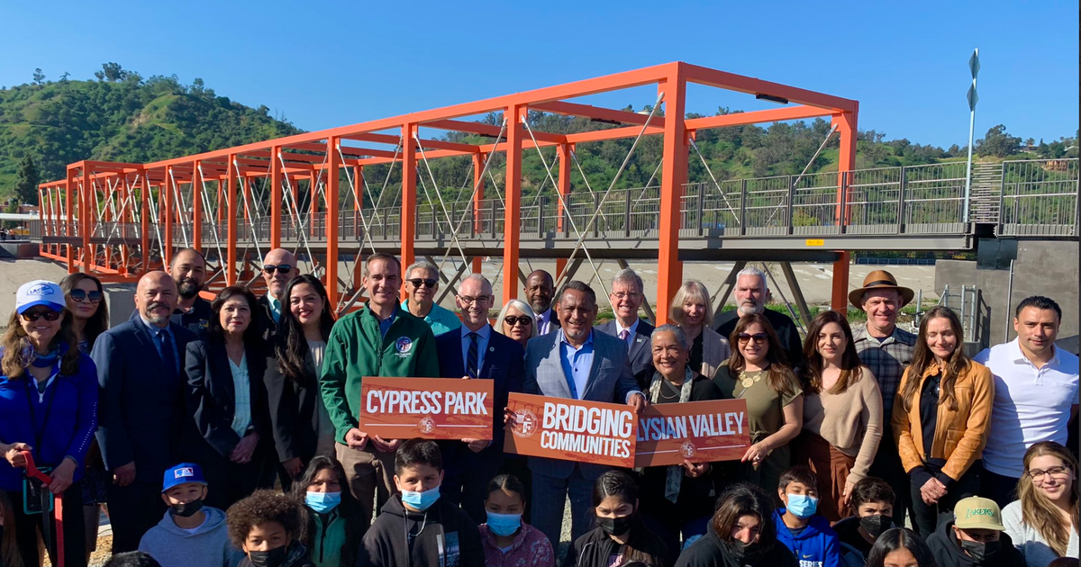 Pedestrian bridge opens over LA River - CBS Los Angeles