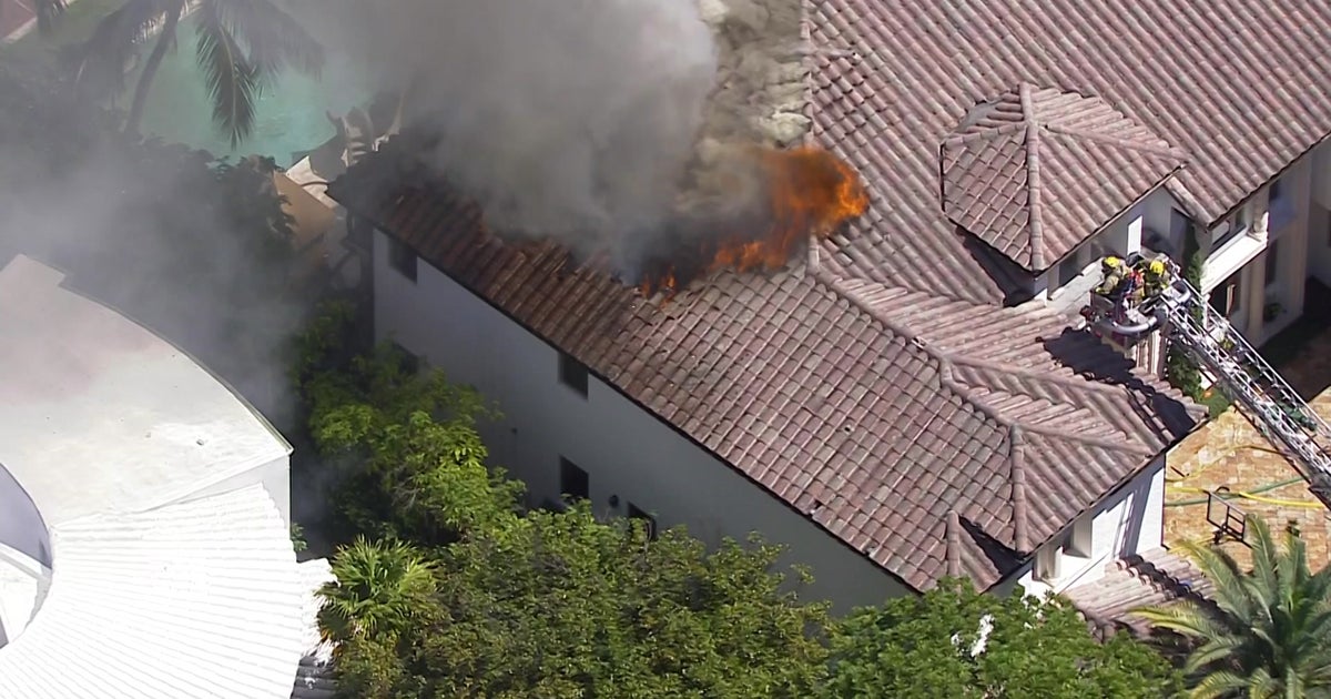 Massive Fire Causes Partial Roof Collapse At Fort Lauderdale Home - CBS ...