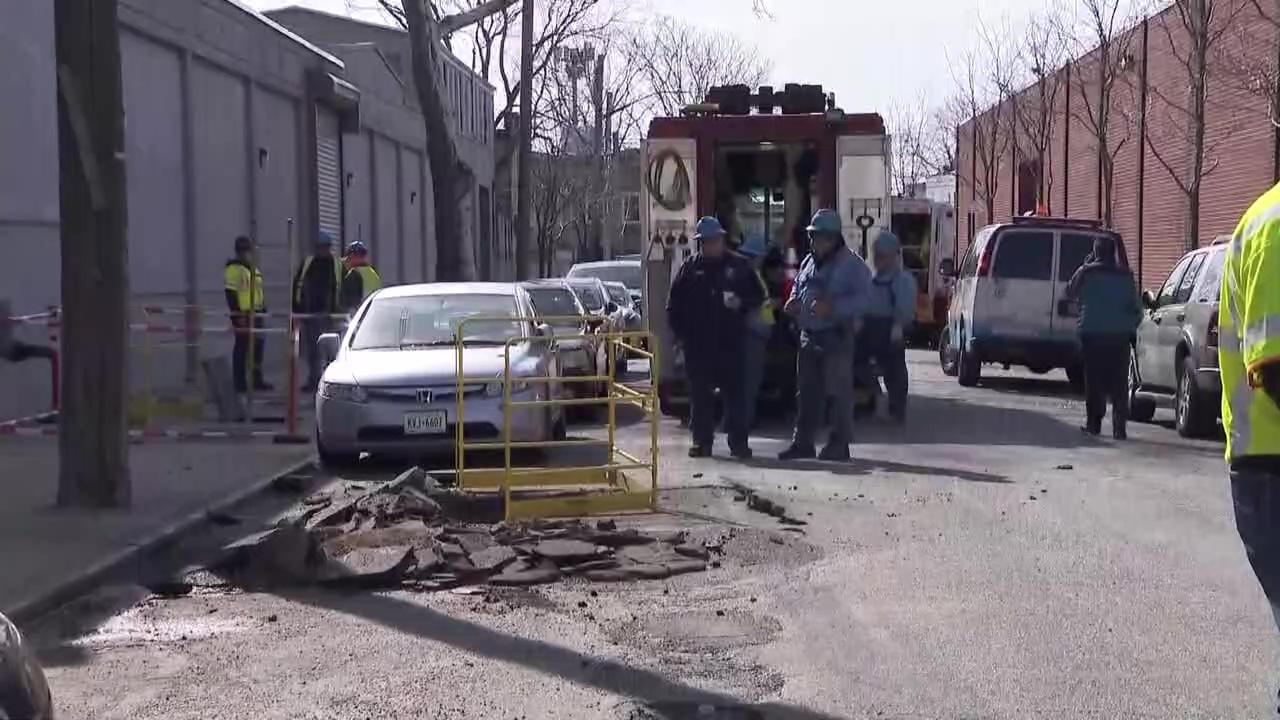 Manhole Explosion news - Today’s latest updates - CBS New York