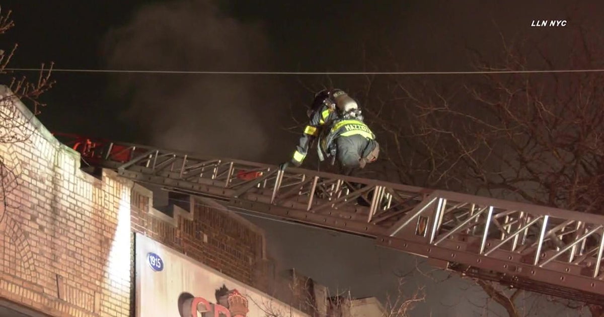 4-alarm fire tears through Prospect Park building - CBS New York