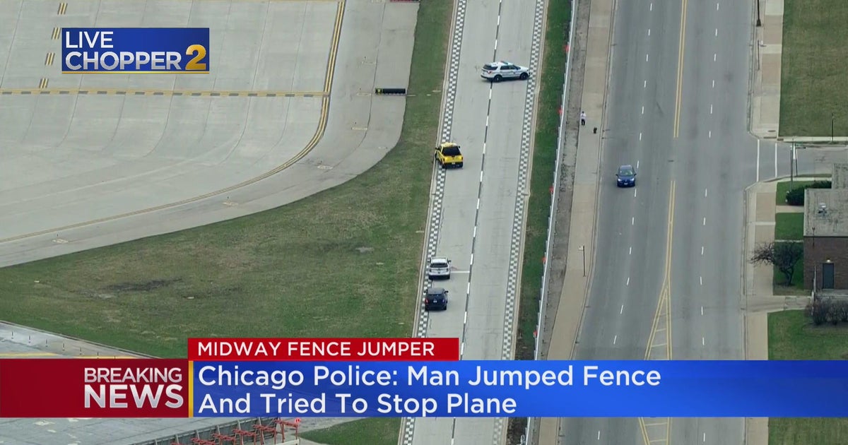 Man jumps fence, tries to stop plane Midway International Airport - CBS Chicago