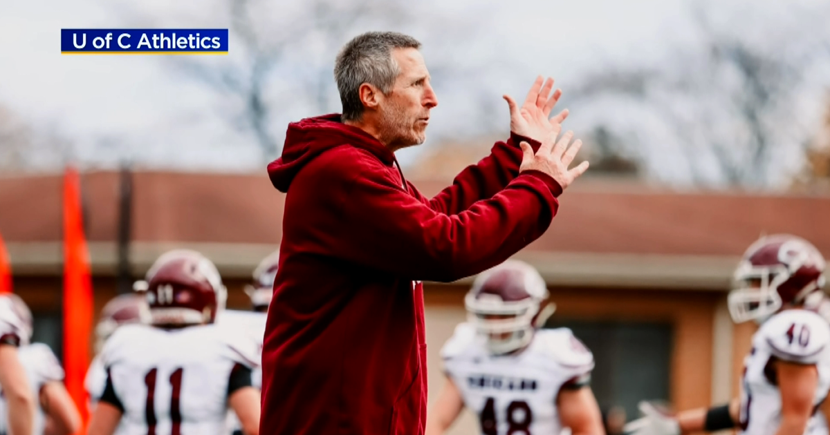 University of Chicago Maroons football players step up for beloved ...
