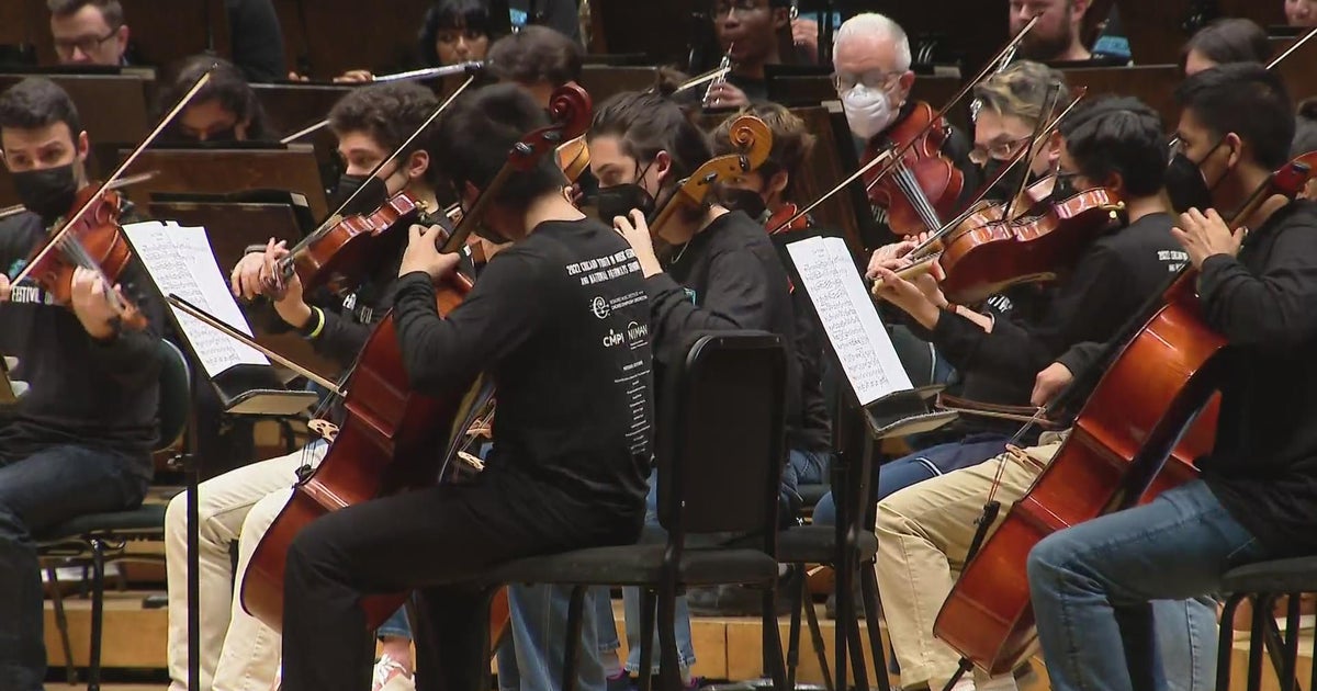 Young and diverse musicians take spotlight at Symphony Center - CBS Chicago