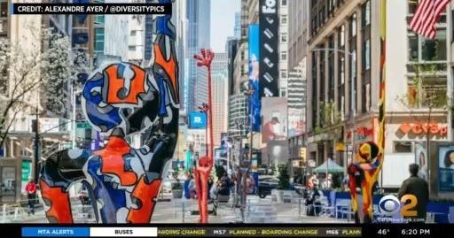 Giant waving sculptures on display in Midtown - CBS New York