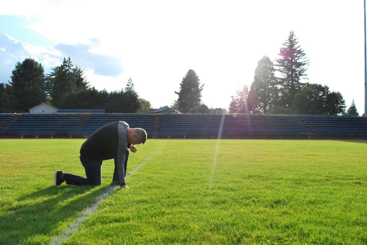 After losing his job for praying on the field, ex-high school football ...