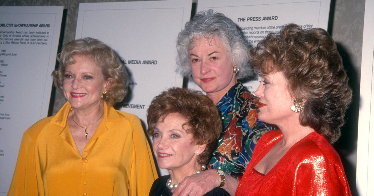 'Golden Girls' fan convention under way at Navy Pier - CBS Chicago