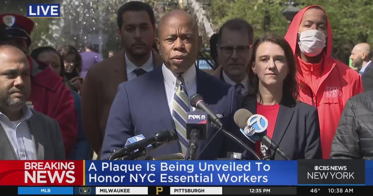 NYC honors Hometown Heroes with new plaque - CBS New York