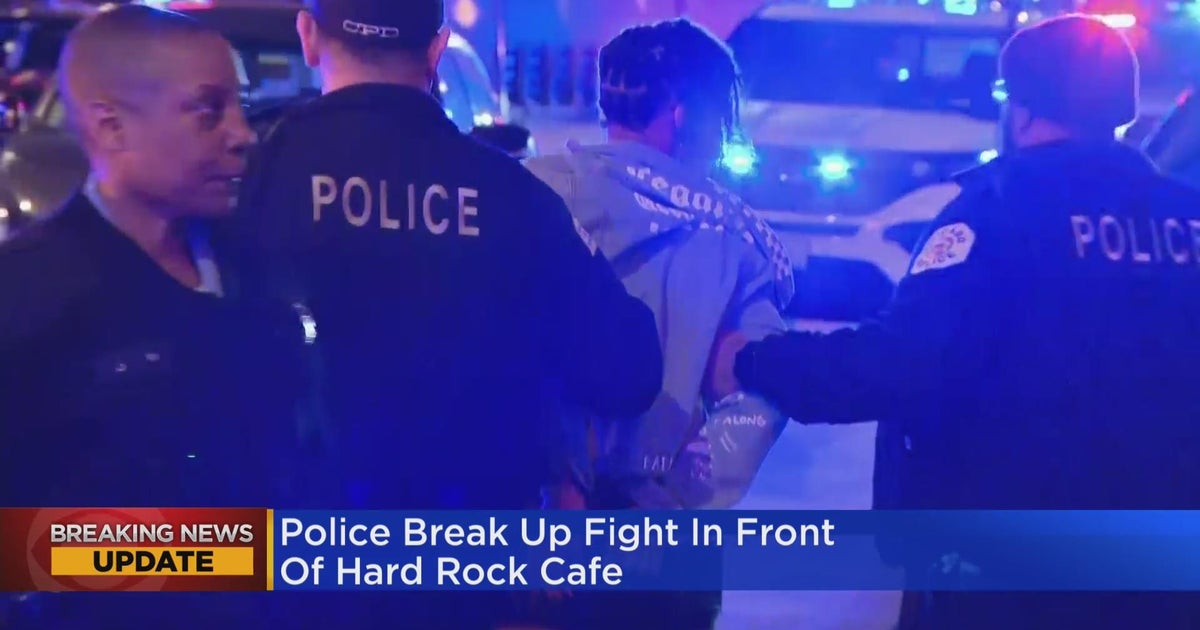 Police break up fight in front of Hard Rock Cafe - CBS Chicago