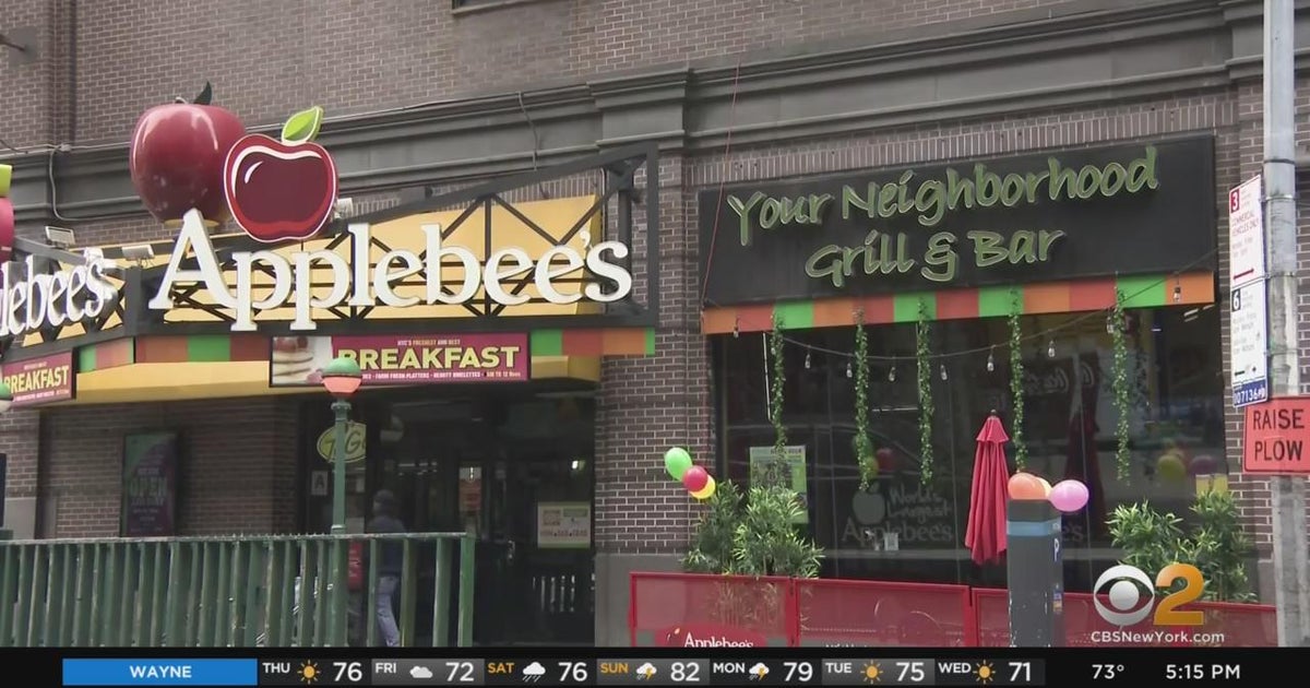 Employees pressuring Applebee's, IHOP to increase minimum wage - CBS ...