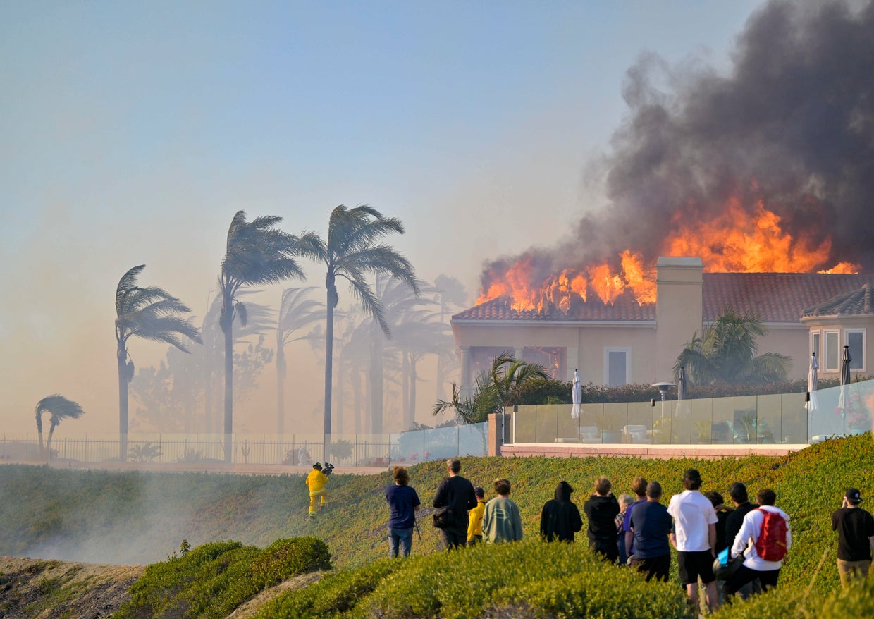 LIVE UPDATES: Coastal Fire destroys at least 20 homes in Laguna Niguel