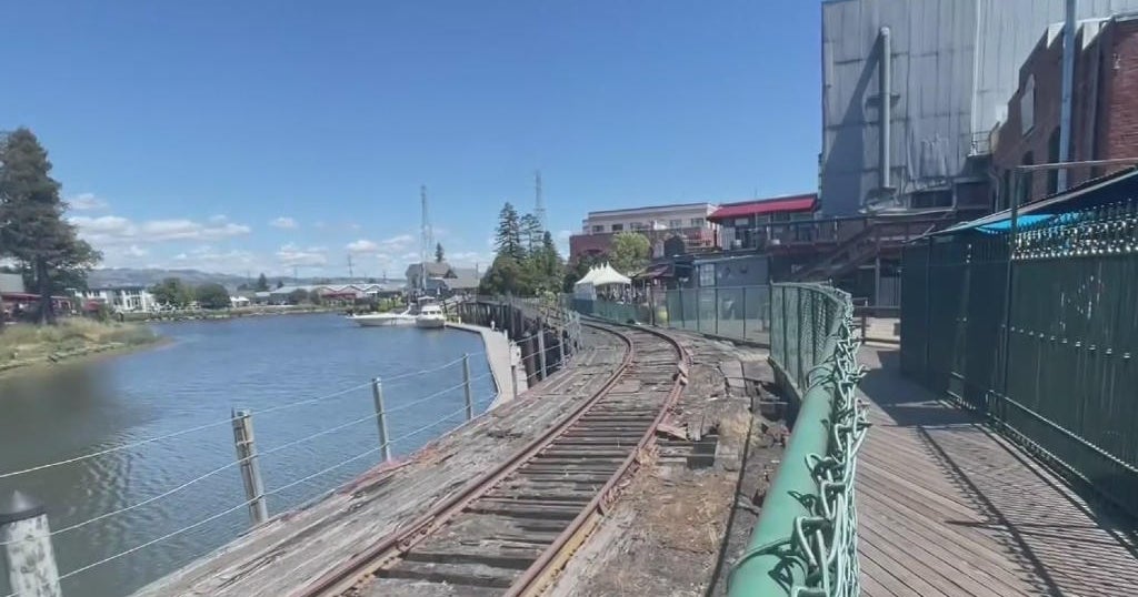Petaluma plans to turn dilapidated train trestle into a riverwalk - CBS ...