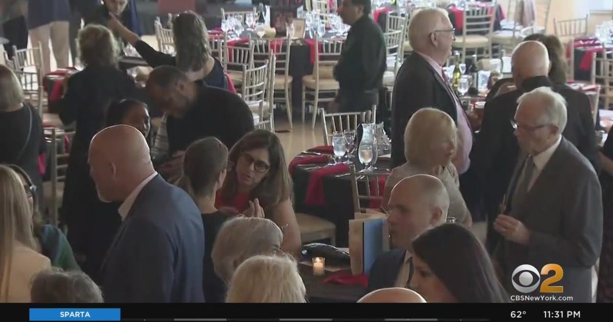 New Rochelle Public Library Foundation holds gala - CBS New York