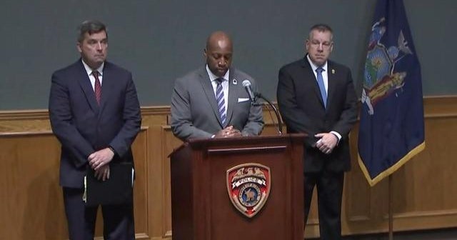 Police release long-secret 911 calls in Shannan Gilbert's death - CBS News