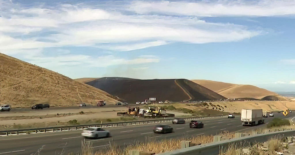 Brush fire near Altamont Pass in Livermore burns 132 acres - CBS San ...