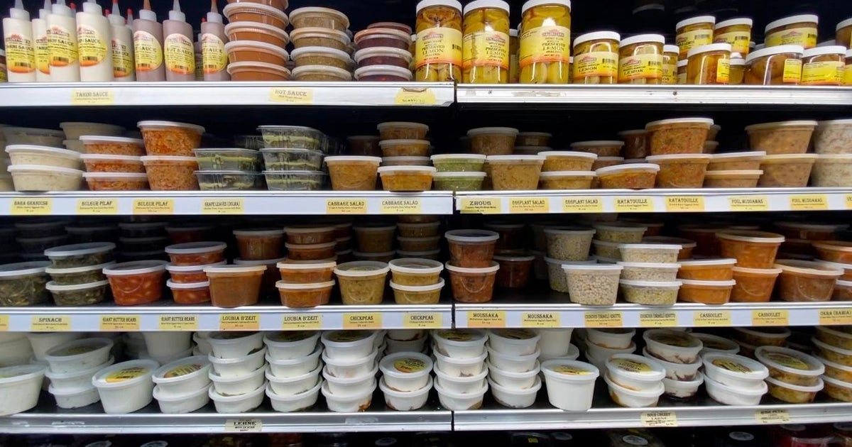 "The melting pot starts" at Kalustyan's in Midtown - CBS New York