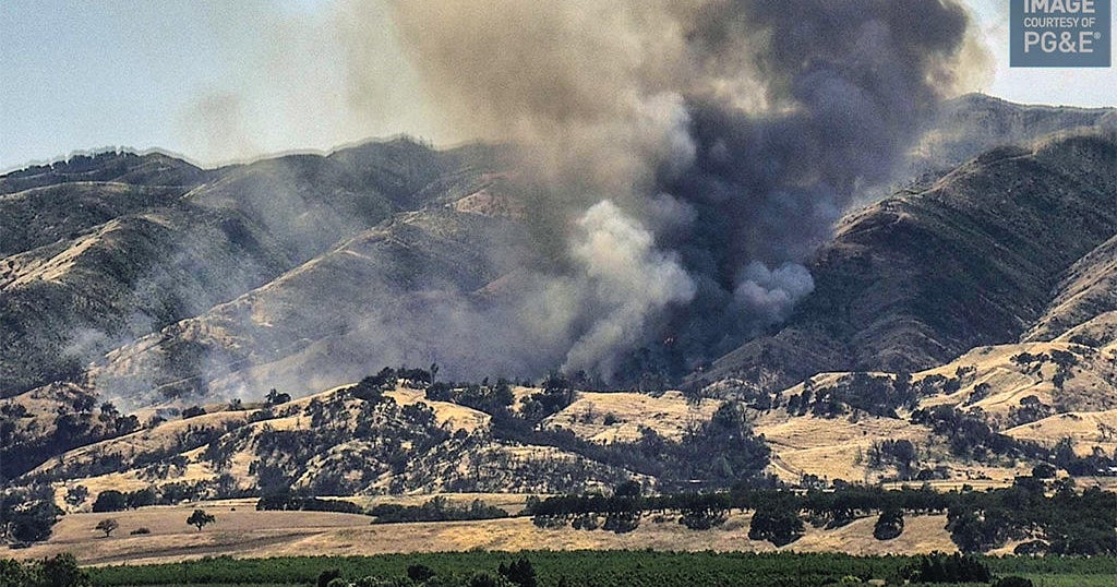 Crews make progress battling Quail Fire; Evacuation orders lifted - CBS ...