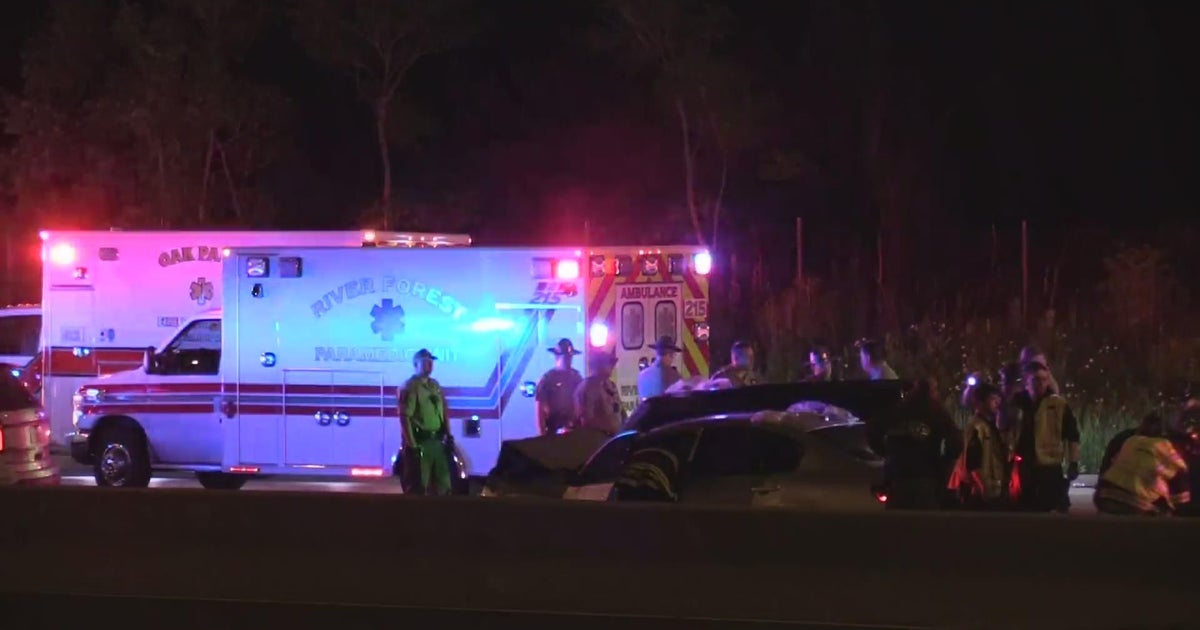 3 people injured after wrong way crash on Eisenhower Expressway - CBS ...