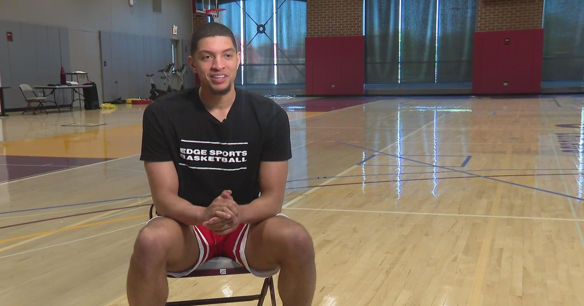 Former Loyola Rambler Lucas Williamson travels, practices with over a ...