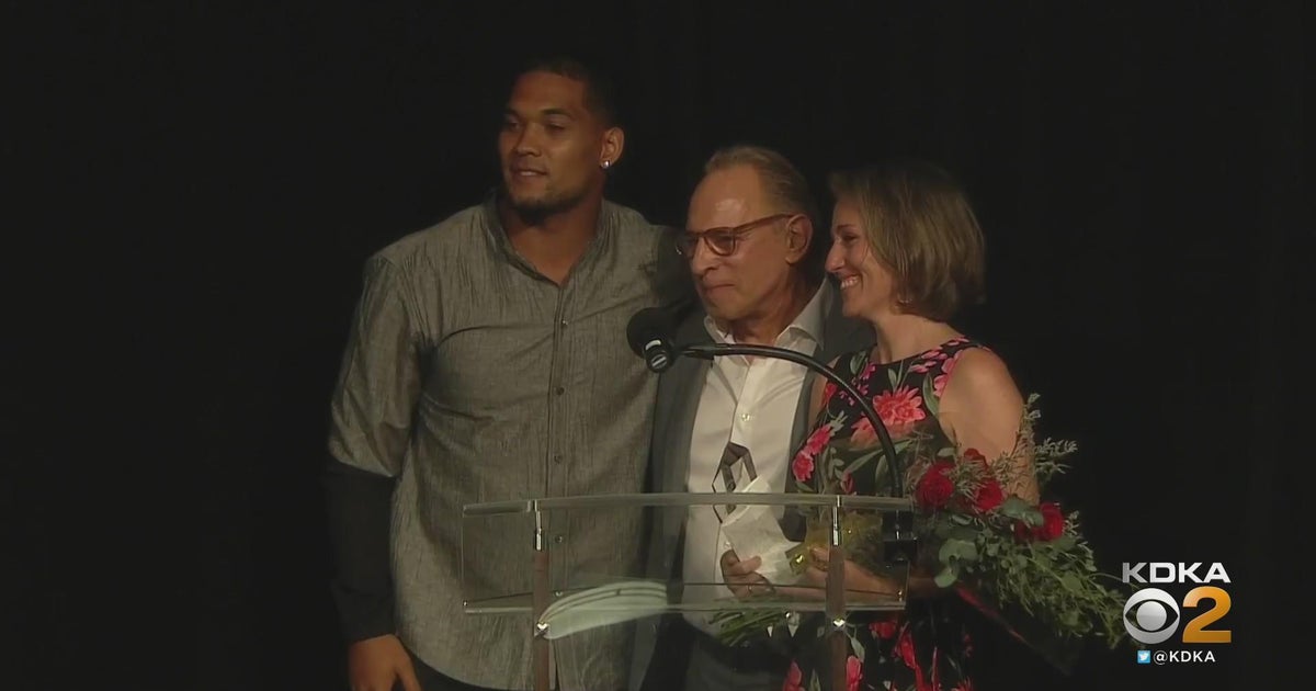James Connor returns to present courage award - CBS Pittsburgh