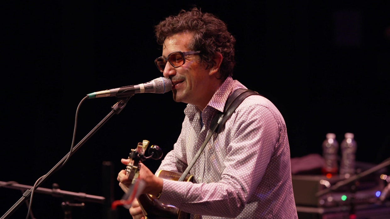 A.J. Croce on reconnecting with his father, Jim Croce - CBS News