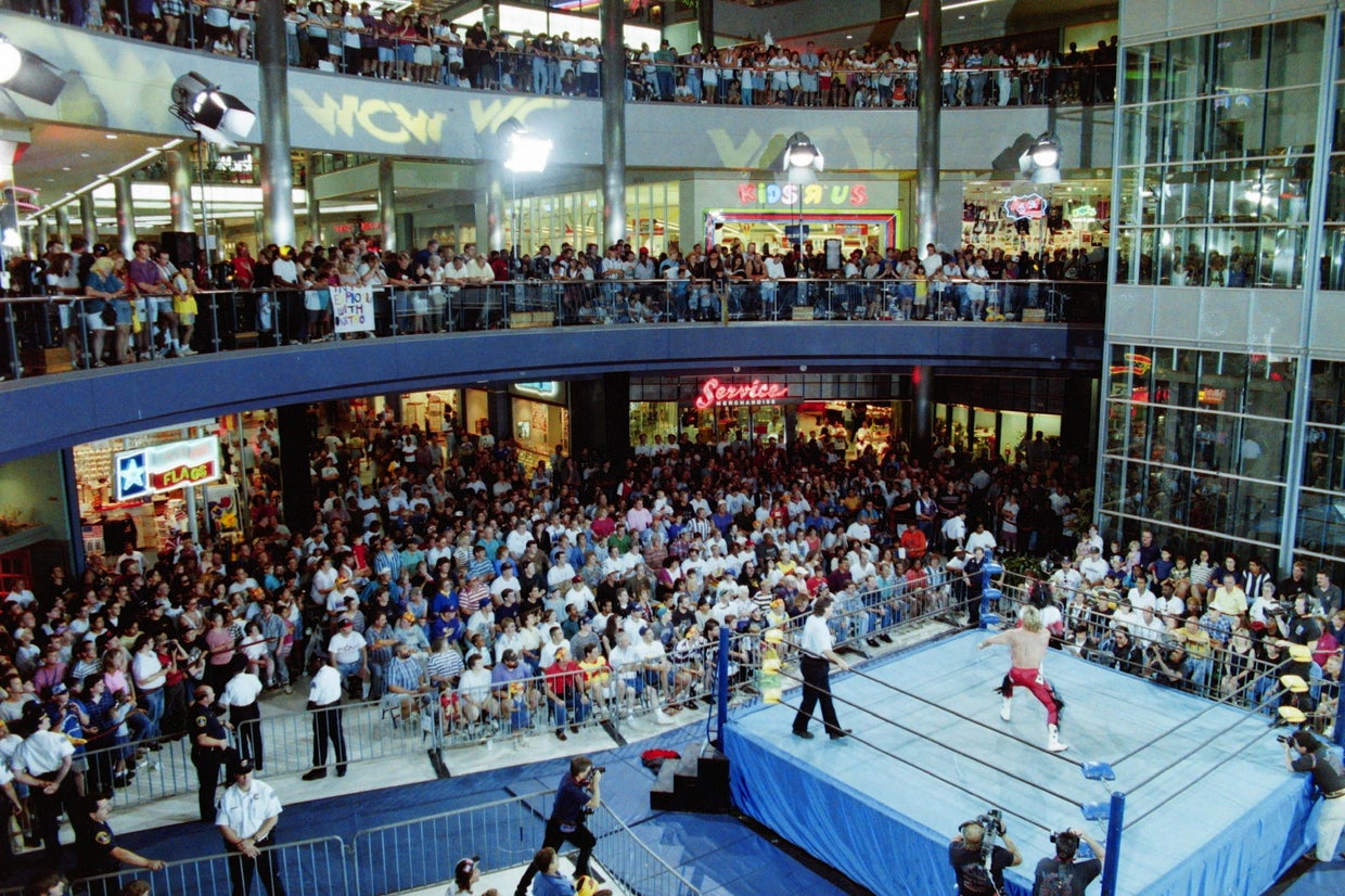 Flashback: "WCW Monday Nitro" at Mall of America