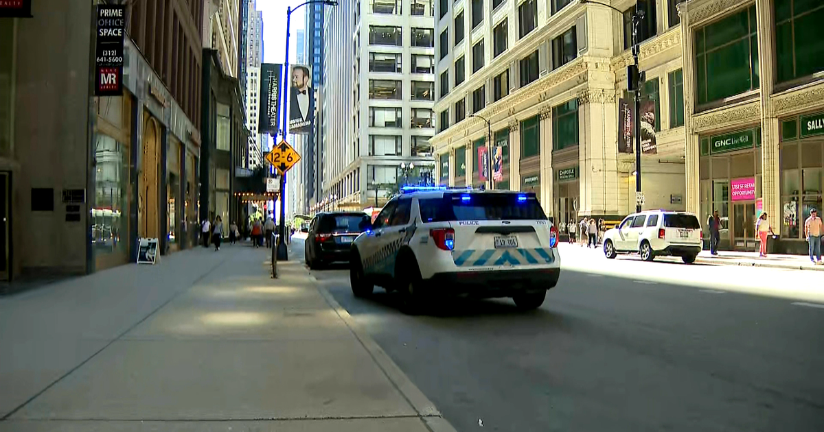 Huntington Bank branch robbed on Madison Street downtown - CBS Chicago