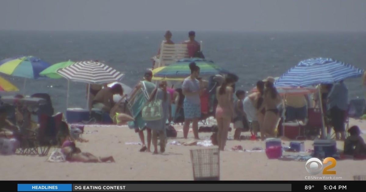 Jones Beach crowded as July 4th weekend kicks off - CBS New York