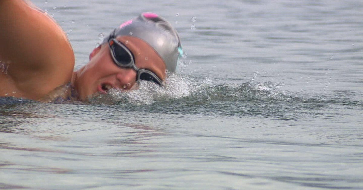 Colorado swimmer Sarah Thomas crosses North Channel twice, achieves ...