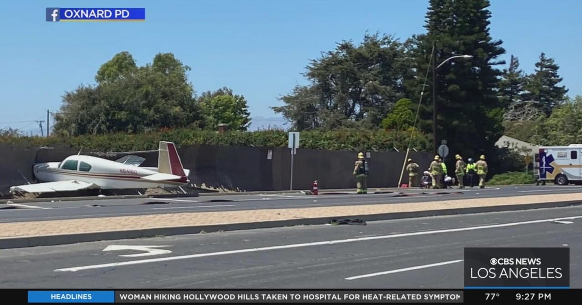 Small plane crashes into Oxnard; no serious injuries - CBS Los Angeles